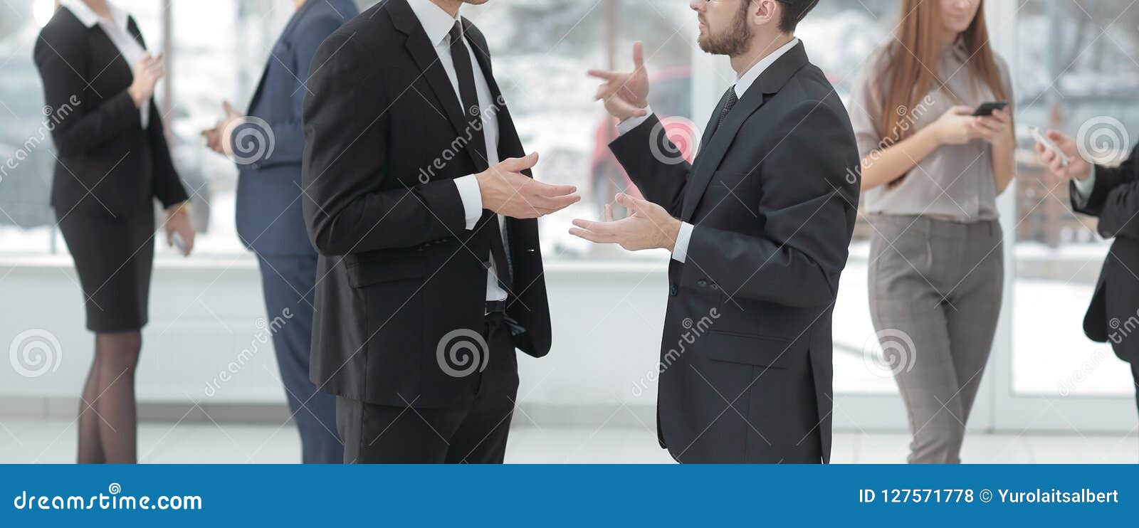 Close Up.business People Discuss Business Problems Stock Photo - Image ...