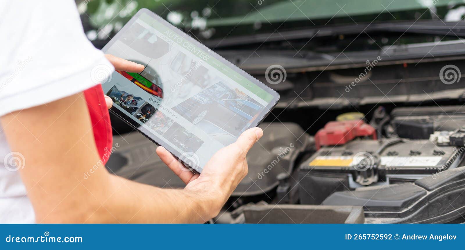 Close-up of a Car Mechanic Using Digital Tablet. Stock Photo - Image of ...