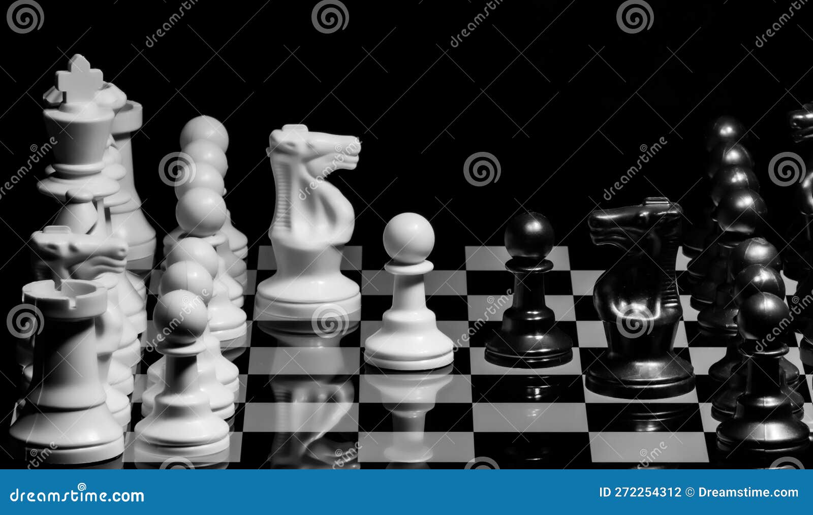 Close Up of Chess Pieces on a Reflective Mirror Board Surface Wi Stock ...