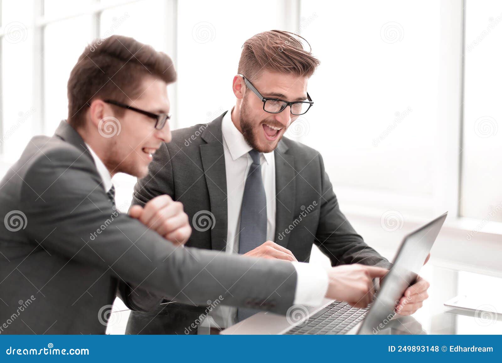 Close Up.colleagues Working on a Laptop in the Office Stock Photo ...