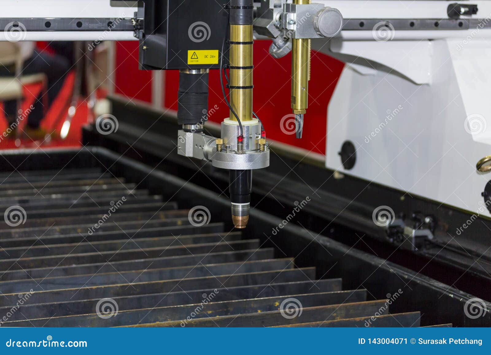 Close Up Cutting Head of High Precision Cnc Plasma Cutting Machine ...