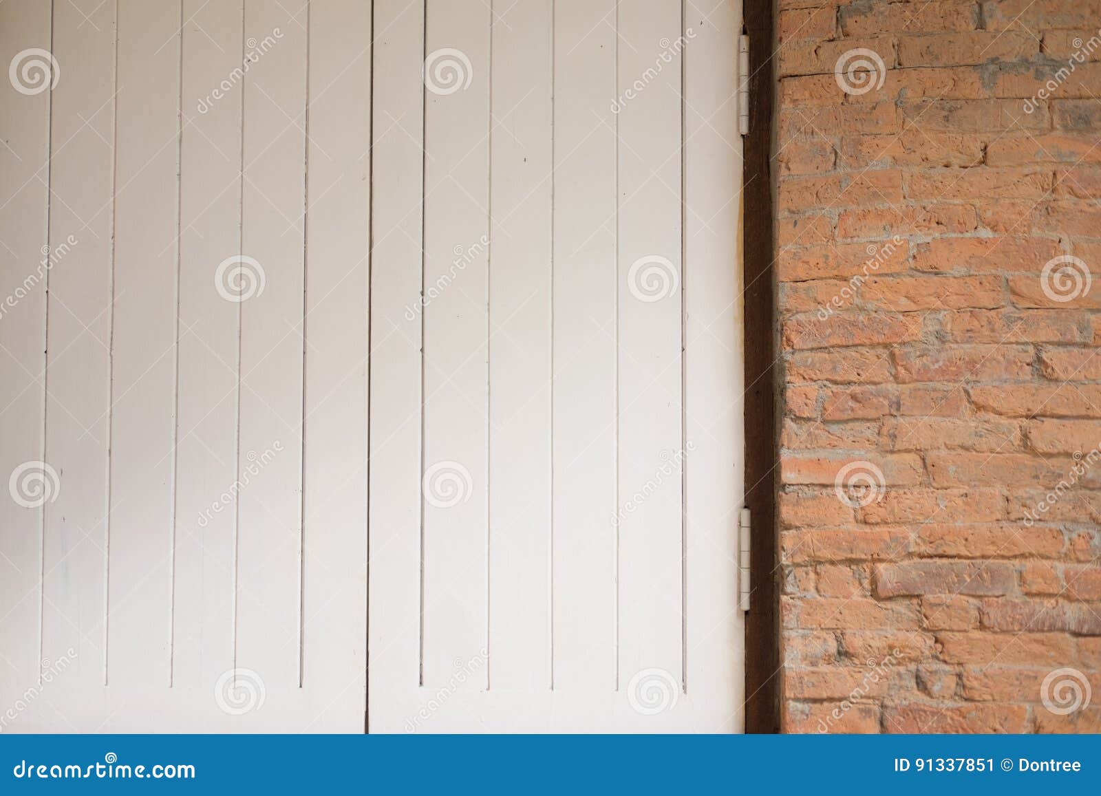 Close Up Da Porta Com Parede De Tijolo Imagem de Stock - Imagem de ...