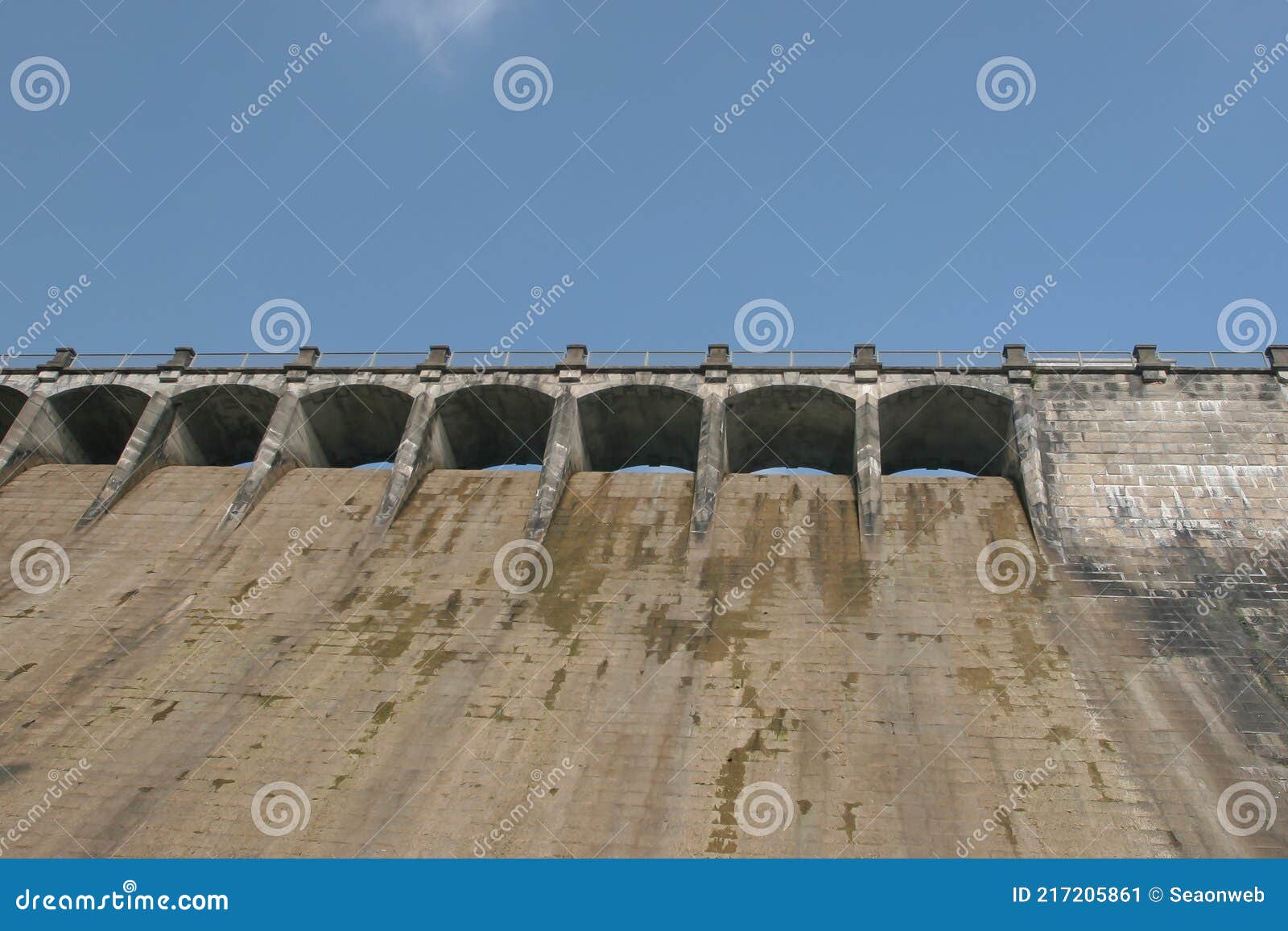 A Close Up of the Dam Wall , Aberdeen Reservoir 8 Oct 2005 Stock Image ...