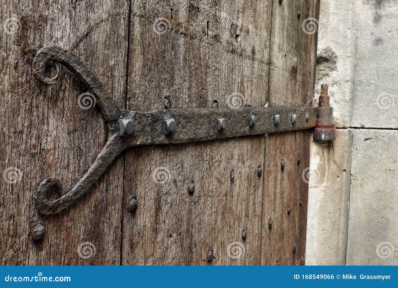 Vintage Gate Hinge in Monochrome Stock Photo - Image of gothic, hinge ...
