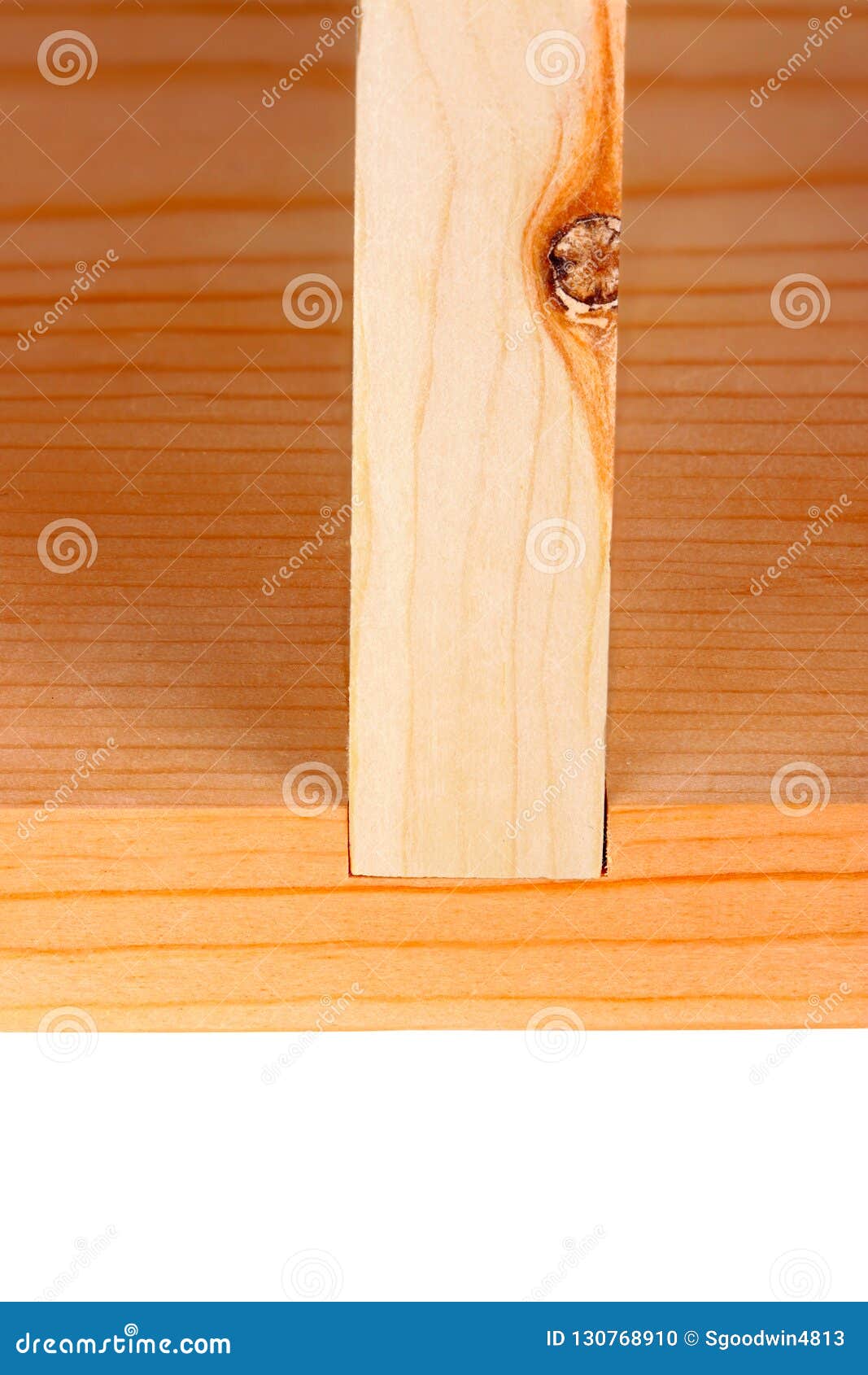 Close-up De Um Vertical Isolado Comum Dos Dado Do Woodworking Foto de ...