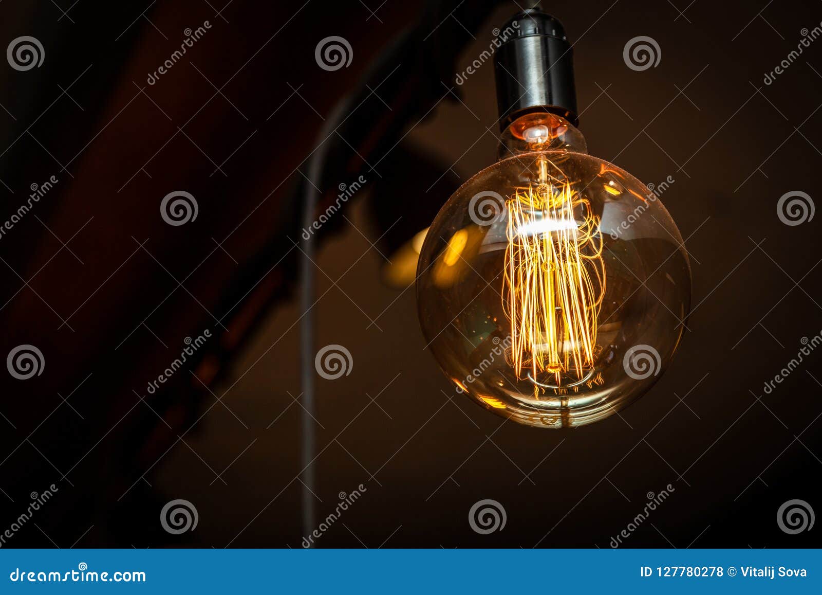 Close-up Die Gloeilamp Branden Stock Foto - Image of verouderd ...