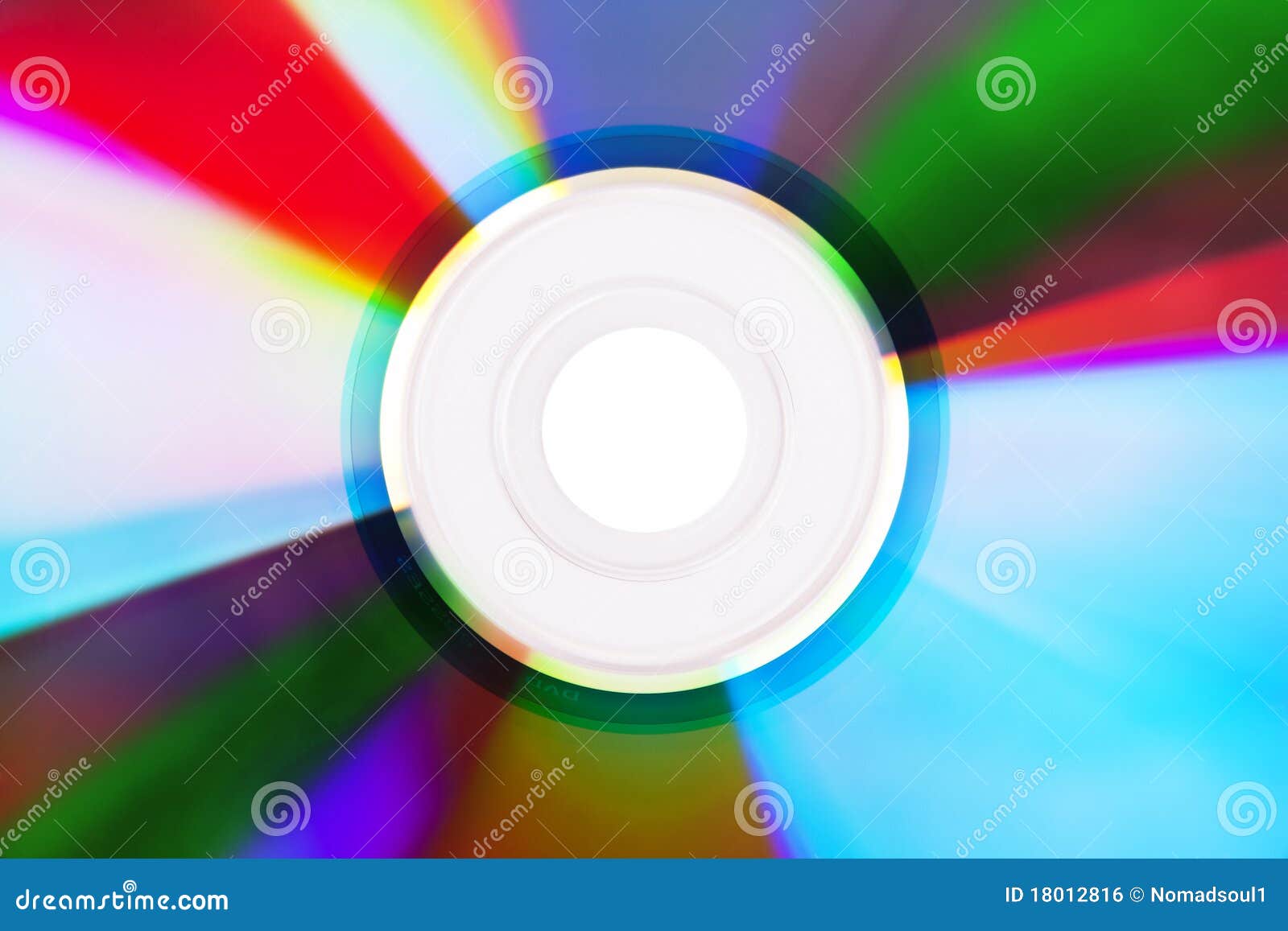 Close-up do CD colorido foto de stock. Imagem de raio - 18012816