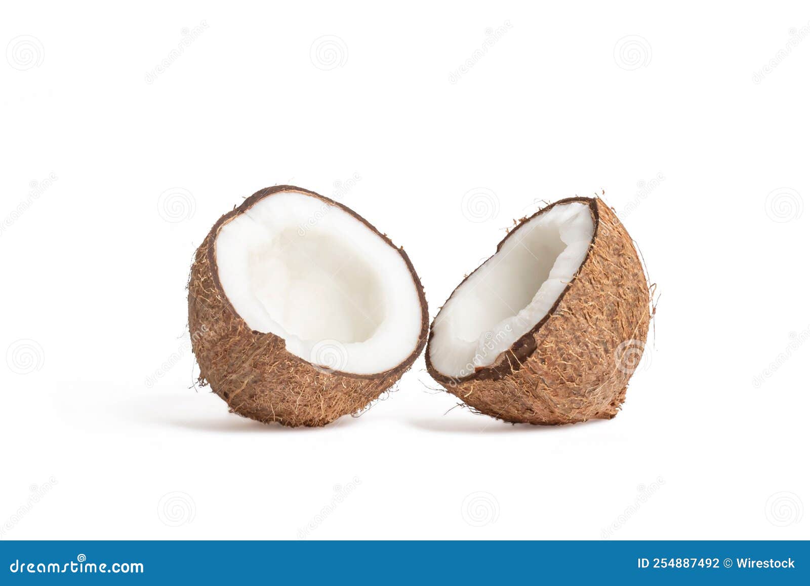 Close-up Do Coco Cortado Isolado Em Branco Perfeito Para Fundo Foto de ...