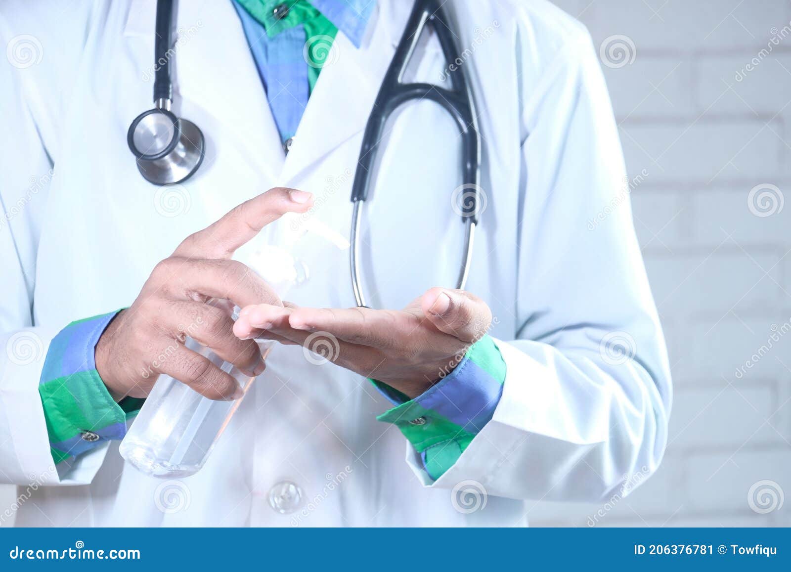 Close Up of Doctor Hand Using Sanitizer Gel Stock Image - Image of ...