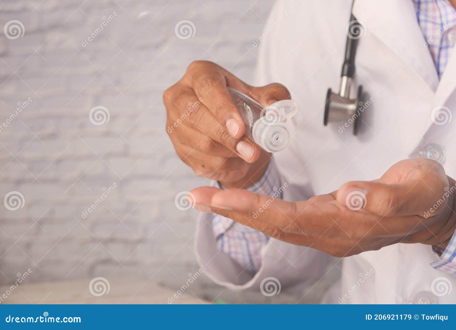 Close Up of Doctor Hand Using Sanitizer Gel Stock Image - Image of ...