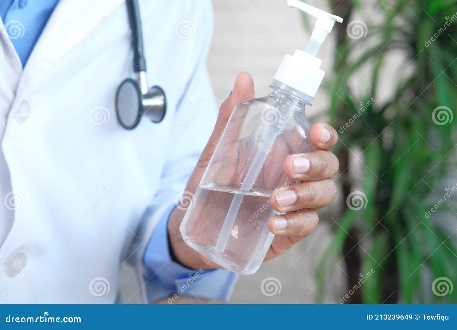 Close Up of Doctor Hand Using Sanitizer Gel Stock Image - Image of hand ...