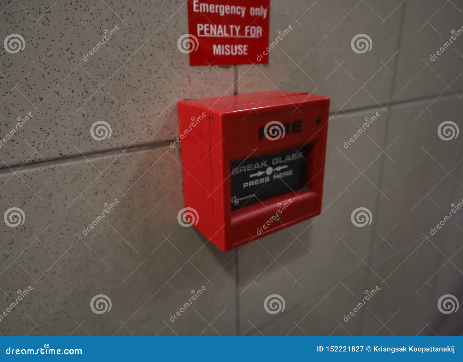 The Close Up of Emergency Red Fire Alarm Stock Image - Image of ...