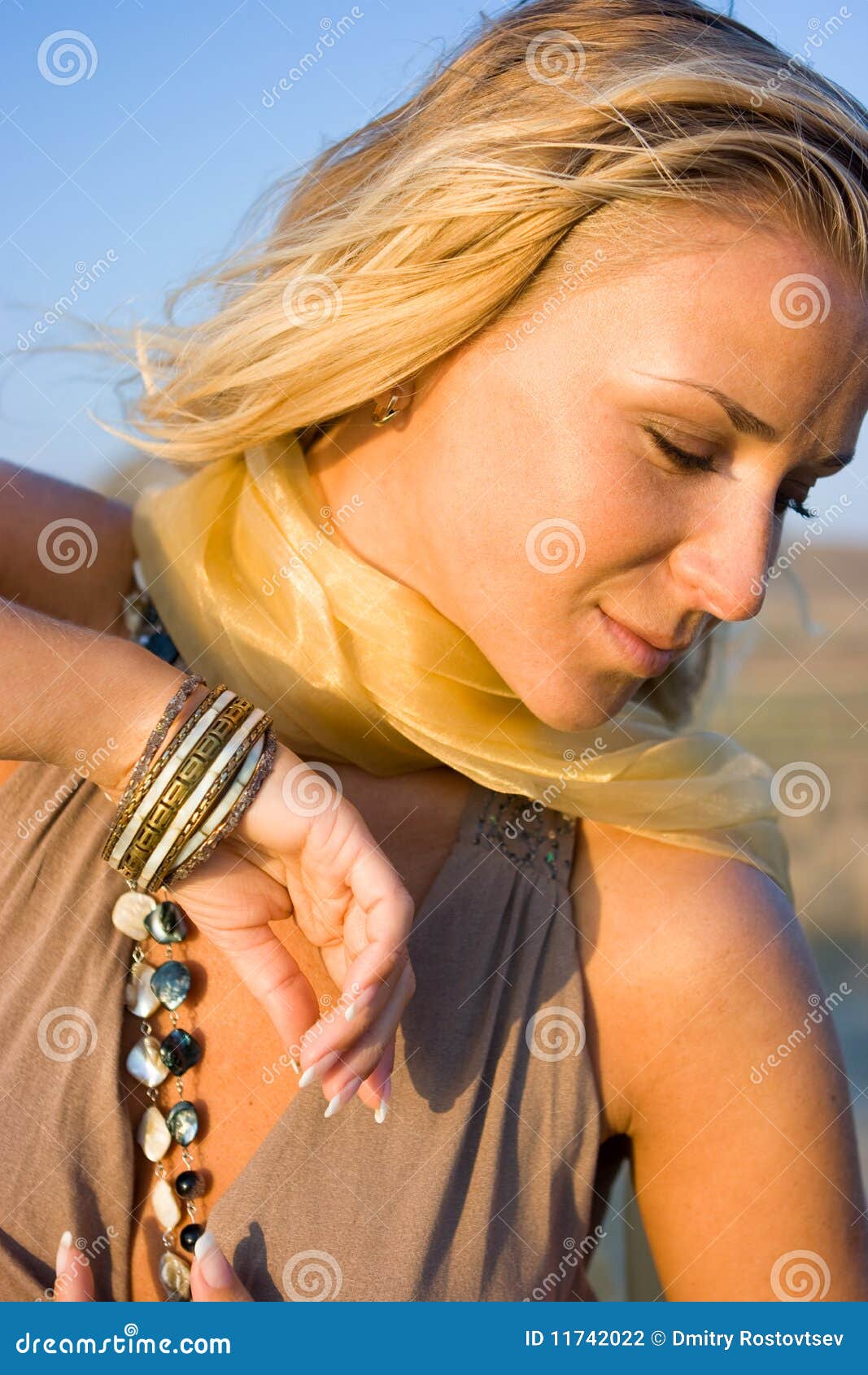 Close-up of a Fashion Model Stock Photo - Image of grass, bijou: 11742022