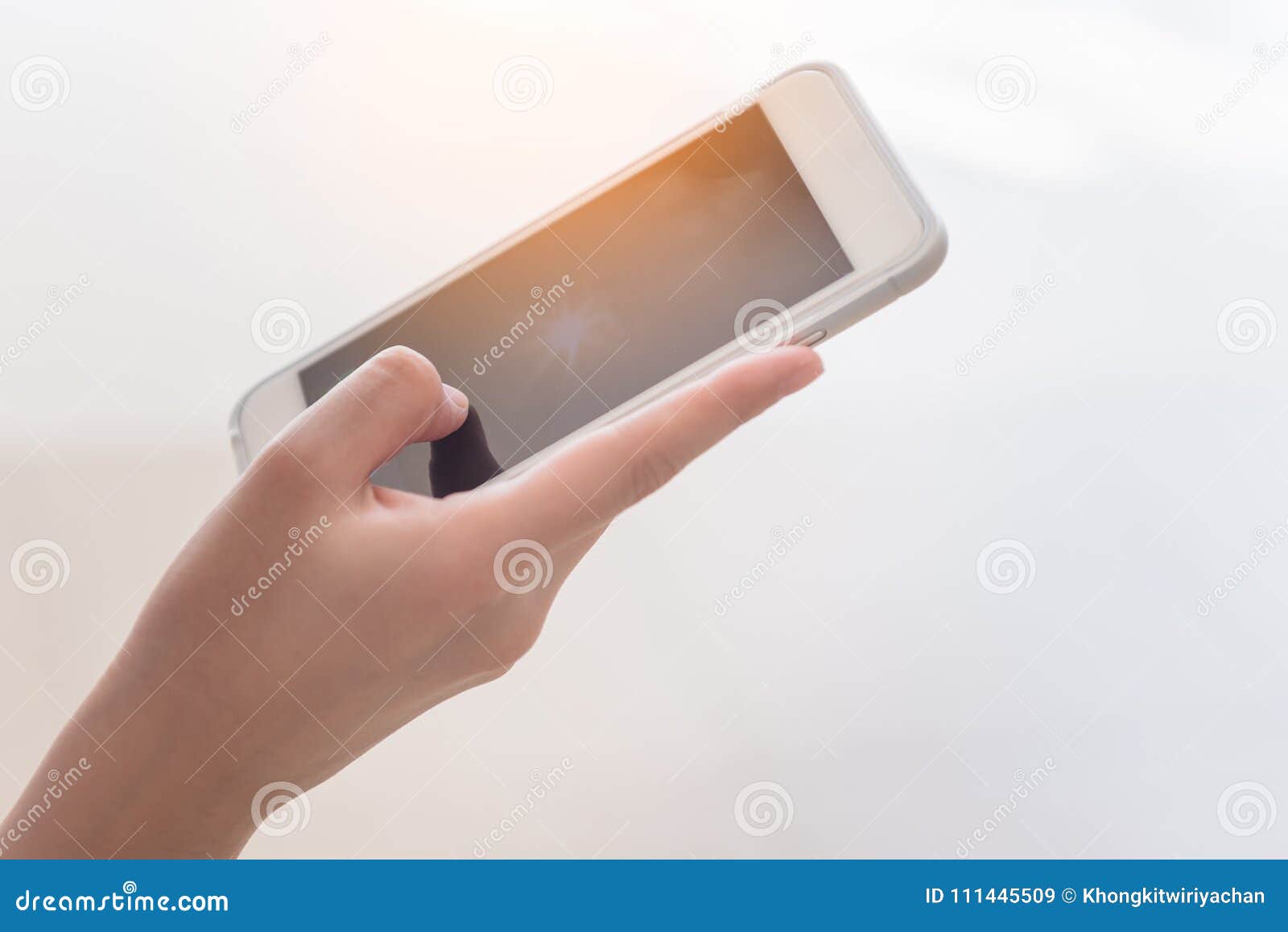 Close Up of Female Hand Using Smartphone Stock Image - Image of device ... Close Up of Female Hand Using Smartphone Stock Image - Image of device ...