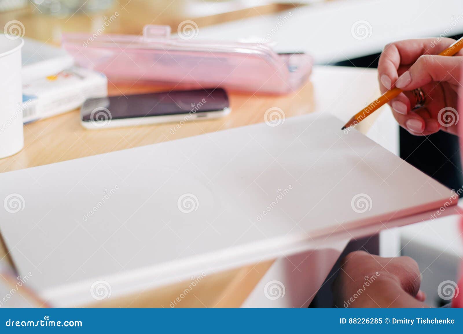 Close-up of Female Hands Making Notes in the Notepad at Office Stock ...