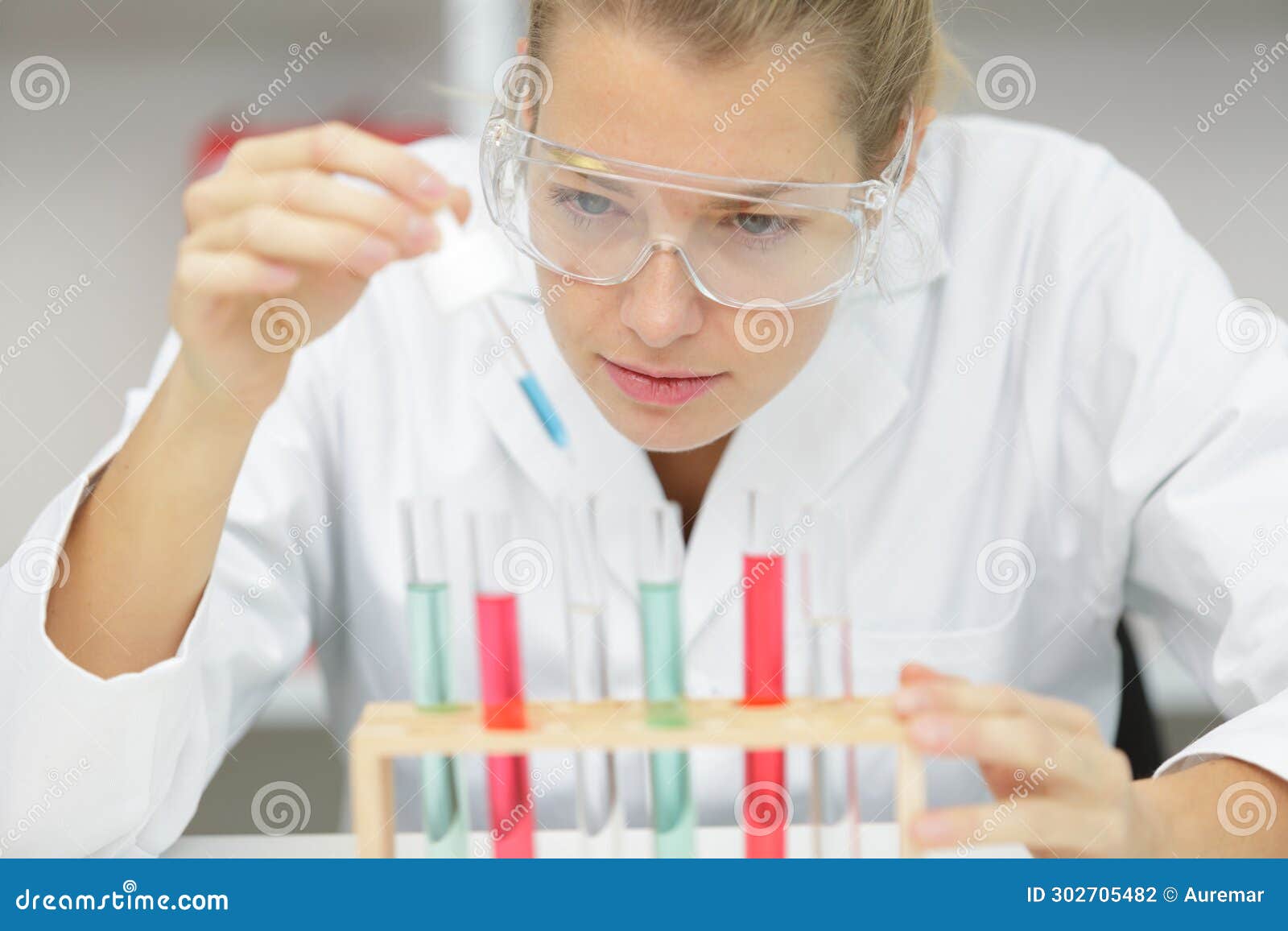 Close Up Female Laboratory Researcher Stock Photo - Image of focus ...