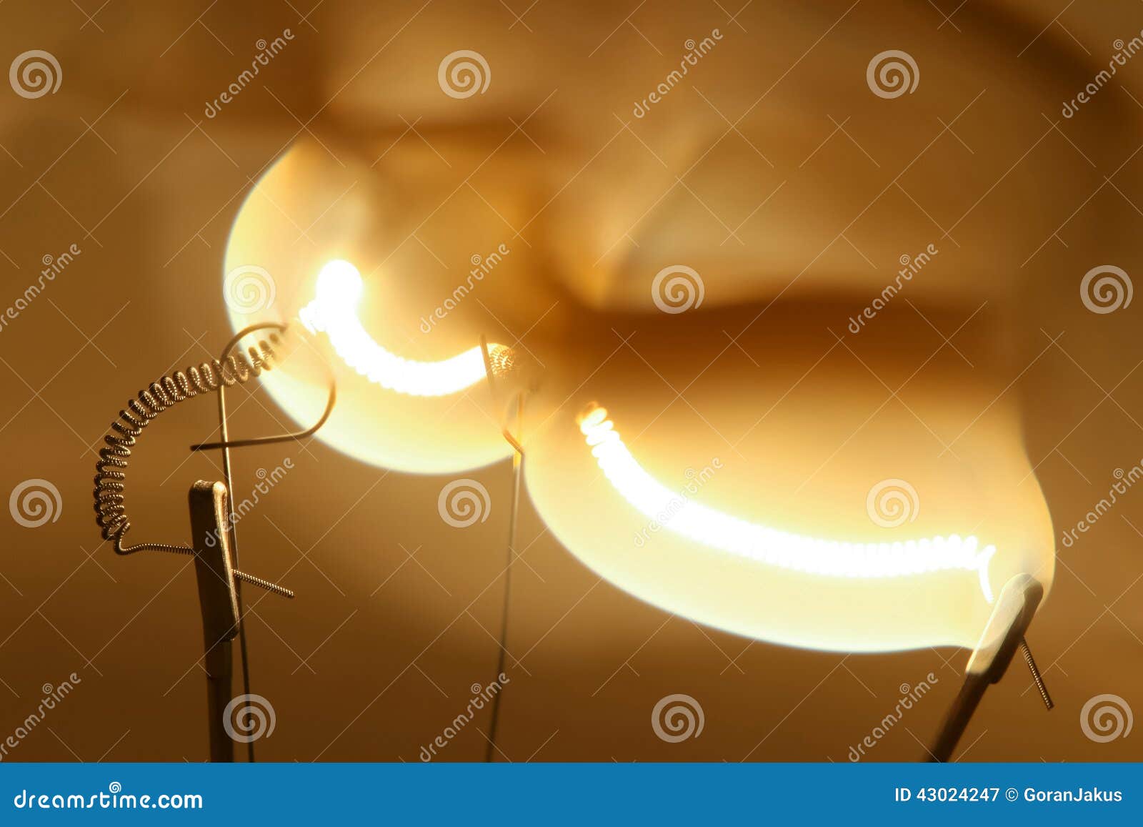 Close Up Glowing Light Bulb Thread Stock Image - Image of fire ...