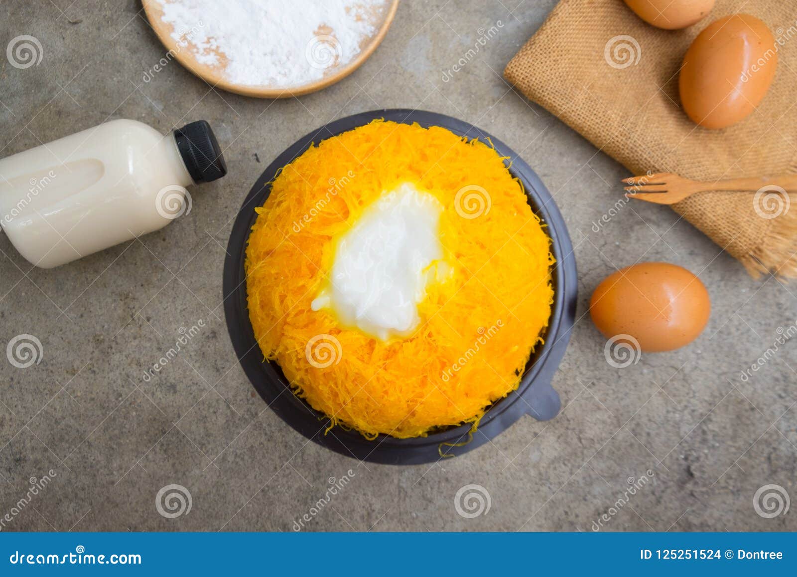 Close-up Golden Thread Cake Stock Photo - Image of golden, beautiful ...
