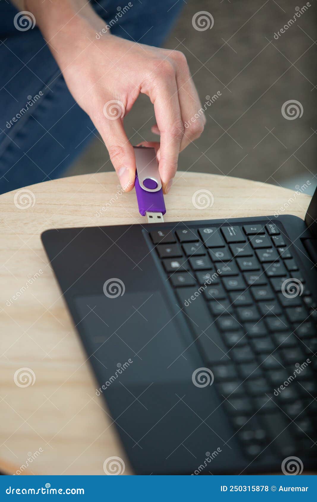 Close Up Hand Connecting Pendrive in Laptop Stock Photo - Image of girl ...