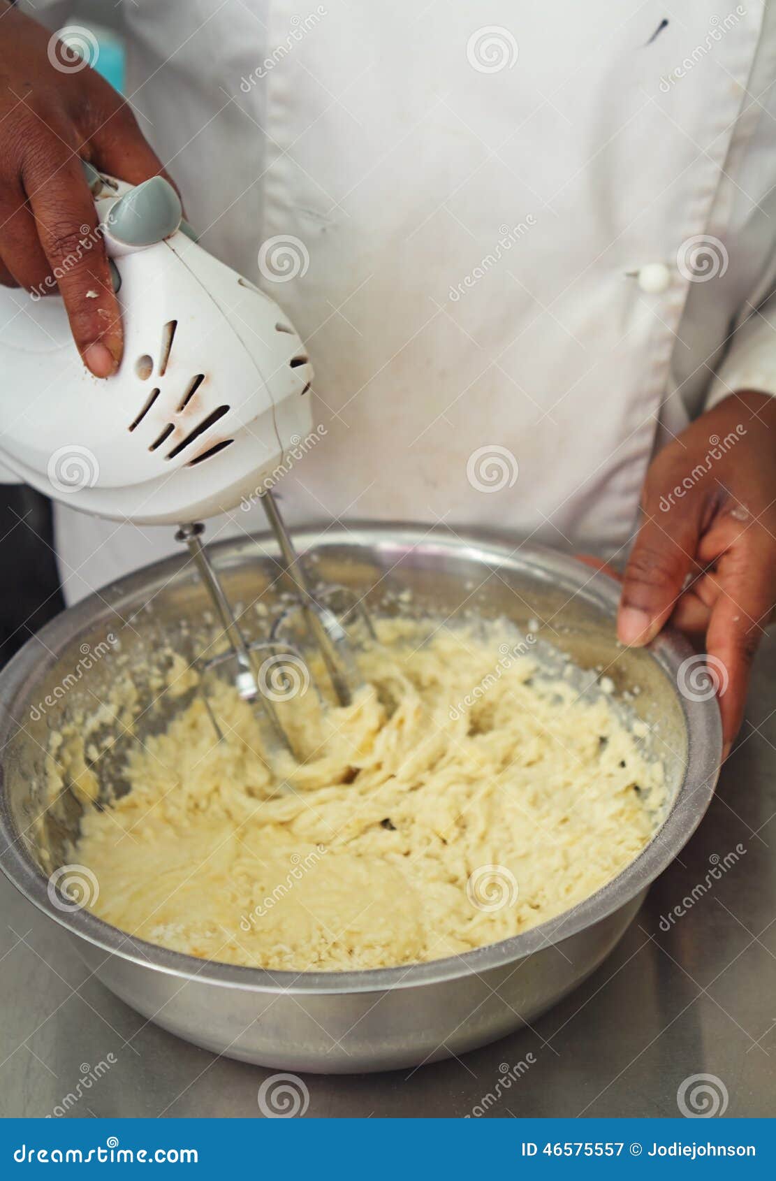 Close Up of Hand Mixer Beating Cupcake Batter Stock Image - Image of ...