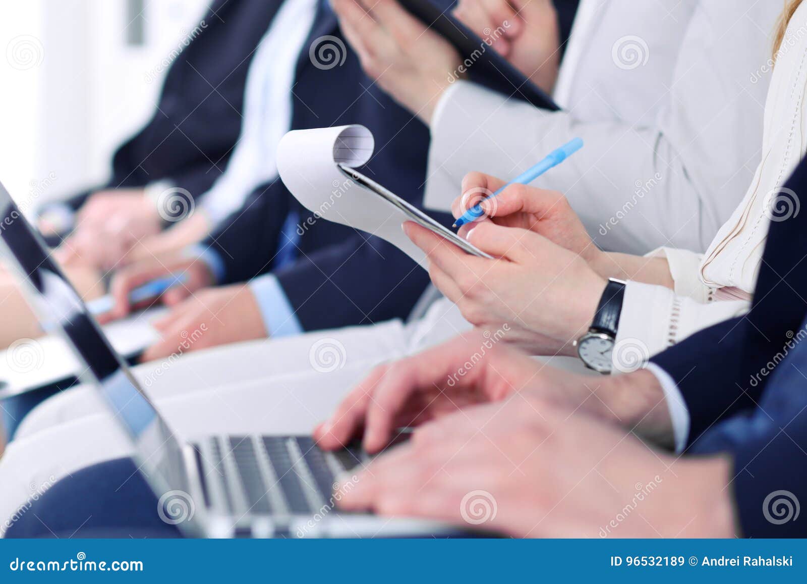 Close-up of Hands Holding Pens and Making Notes at the Conference Stock ...