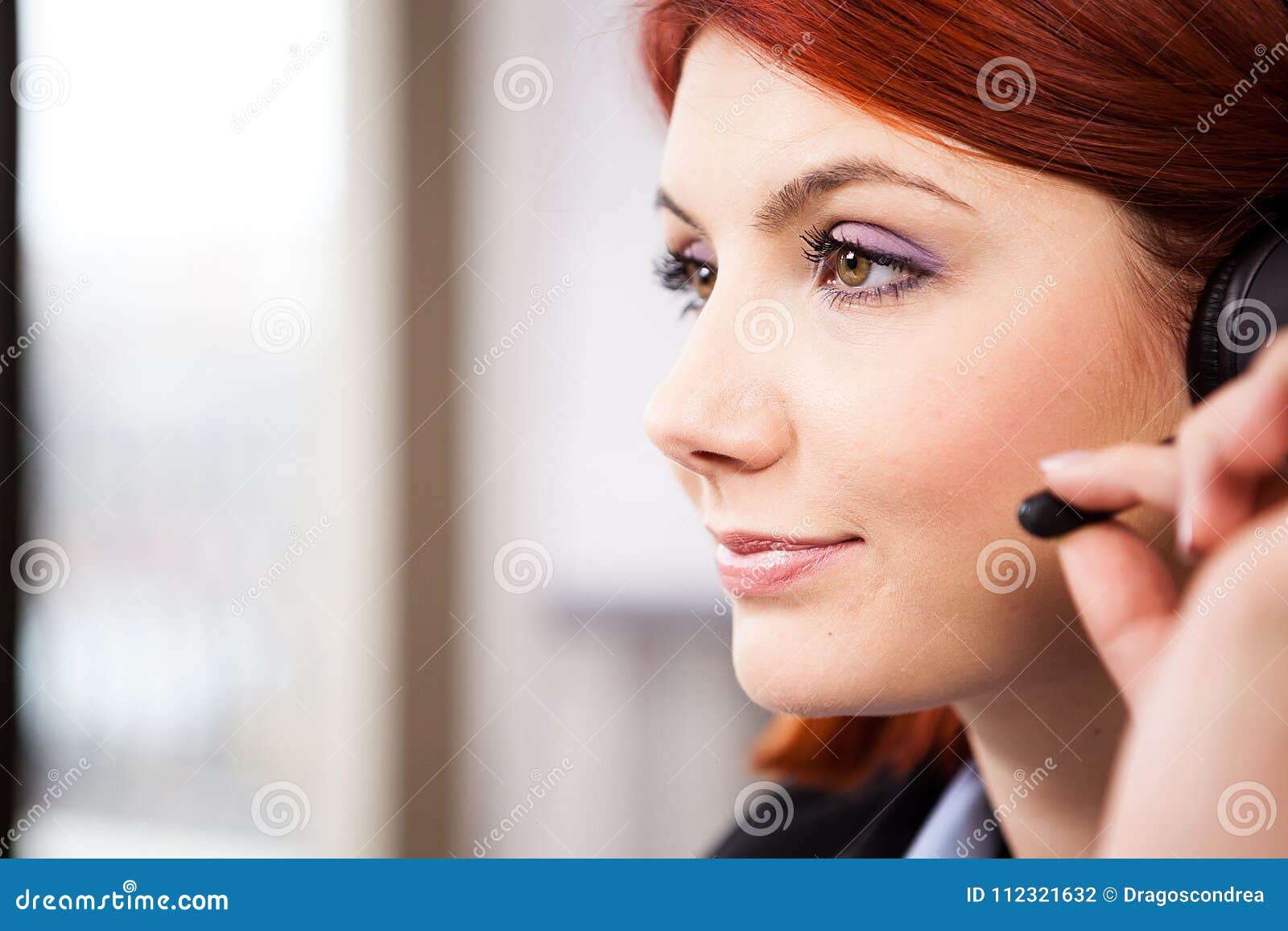 Close Up of Help Desk Worker Stock Photo - Image of call, female: 112321632