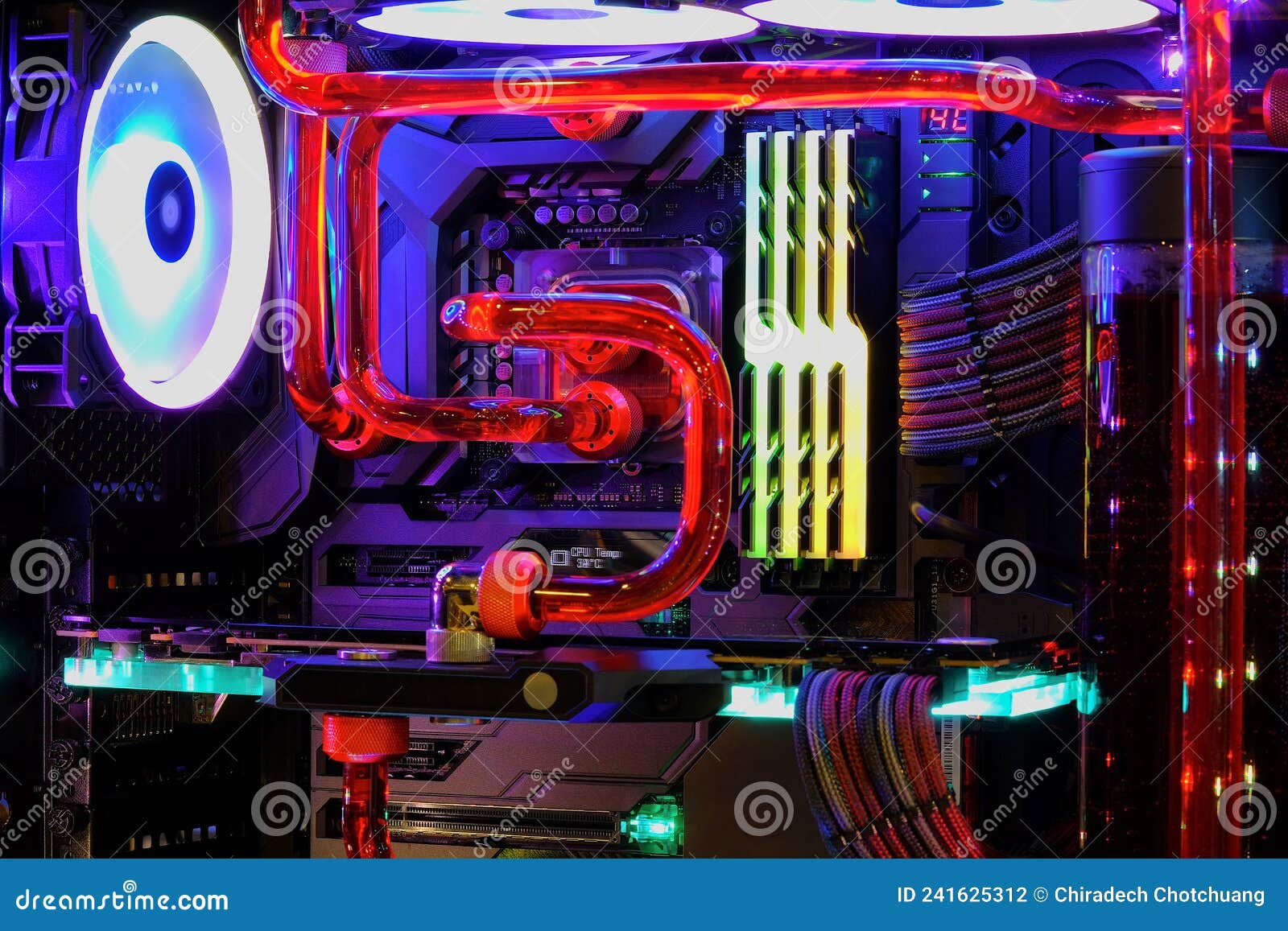 Inside High Performance Desktop PC and Water Cooling System on CPU ...