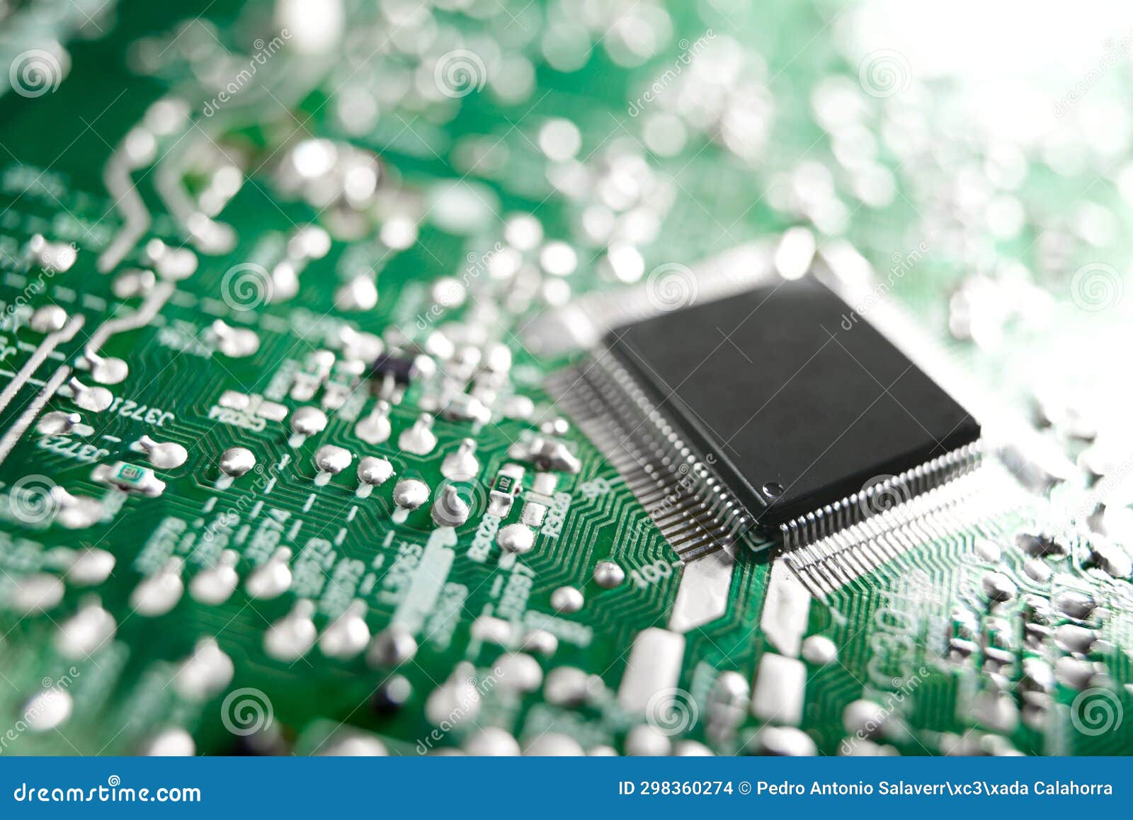 Close-up of a Integrated Circuit Stock Photo - Image of green, closeup ...