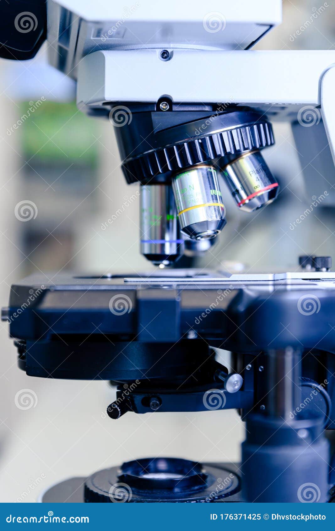 A Close Up Light Microscope for Pharmaceutical Bioscience Research ...