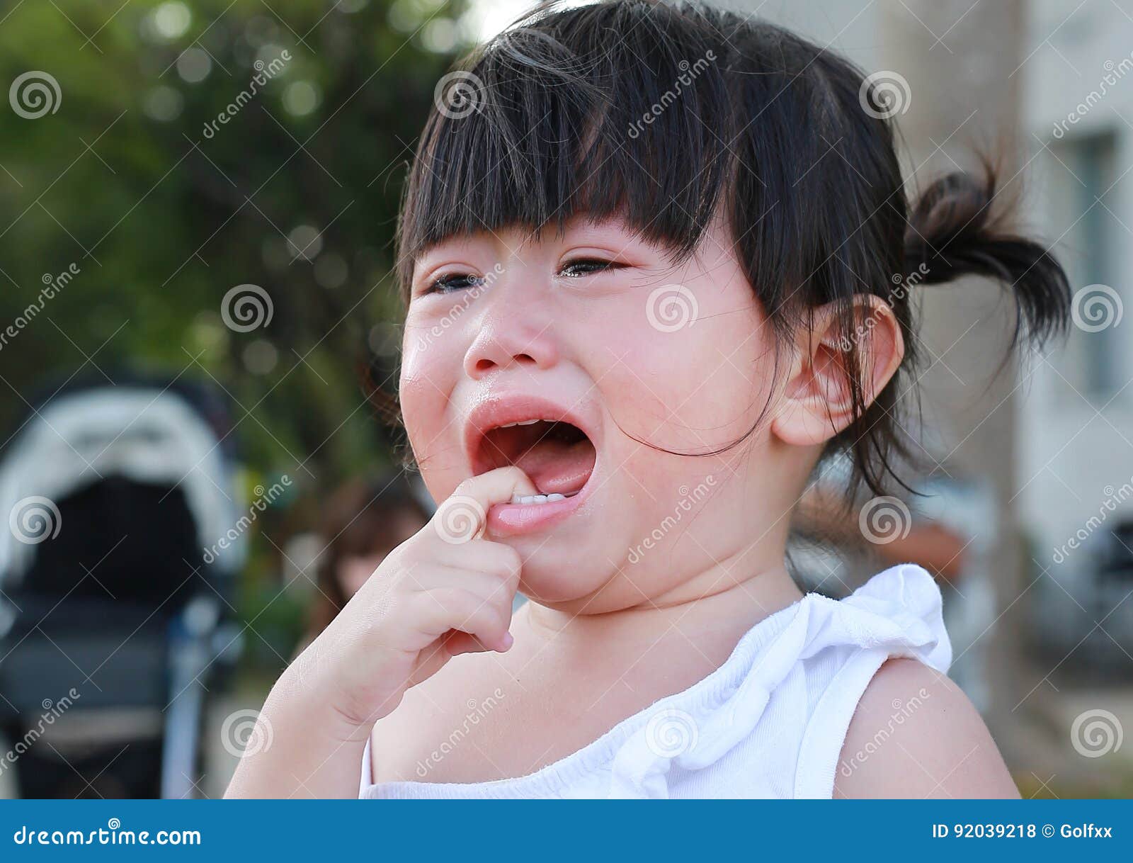 Close-up Little Girl Crying Stock Photo - Image of japanese, face: 92039218
