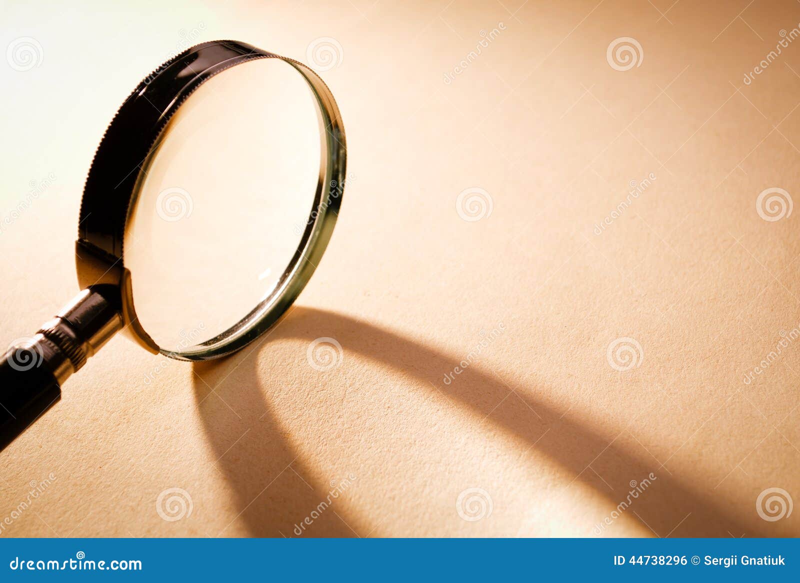 Close Up Magnifying Glass on Brown Platform Stock Photo - Image of ...