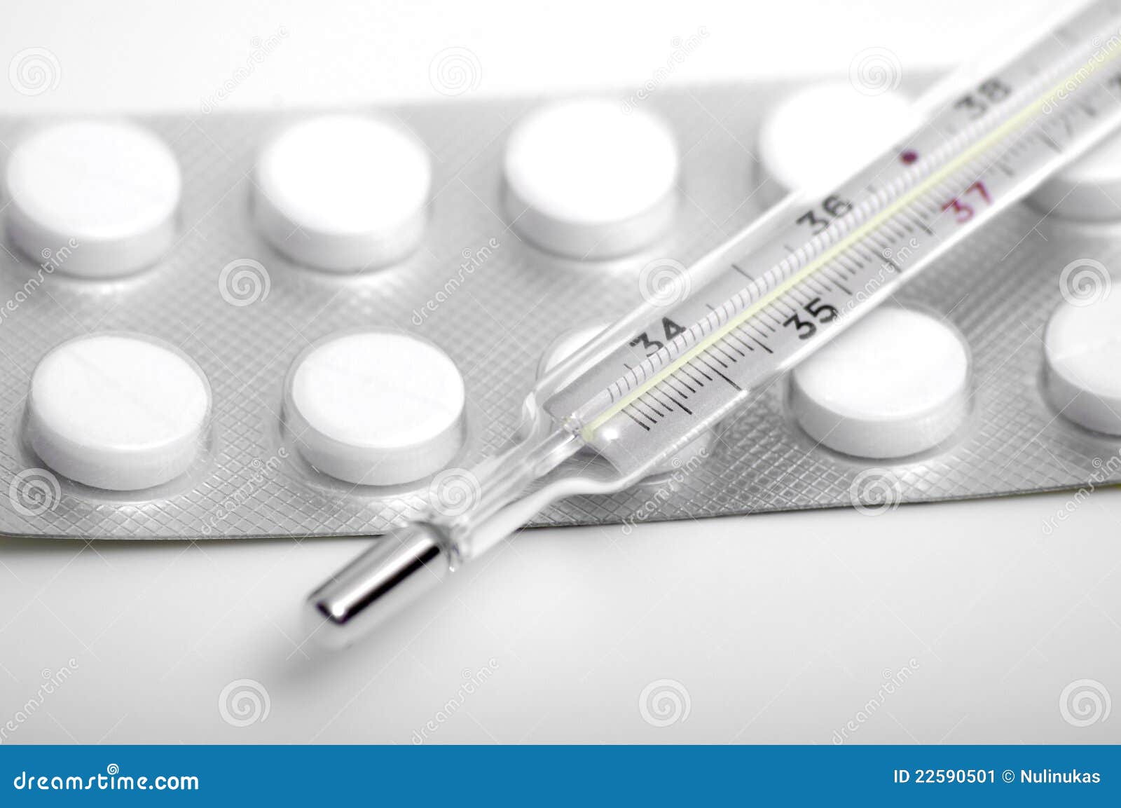 Close-up Medical Thermometer and Pills Stock Image - Image of hospital ...