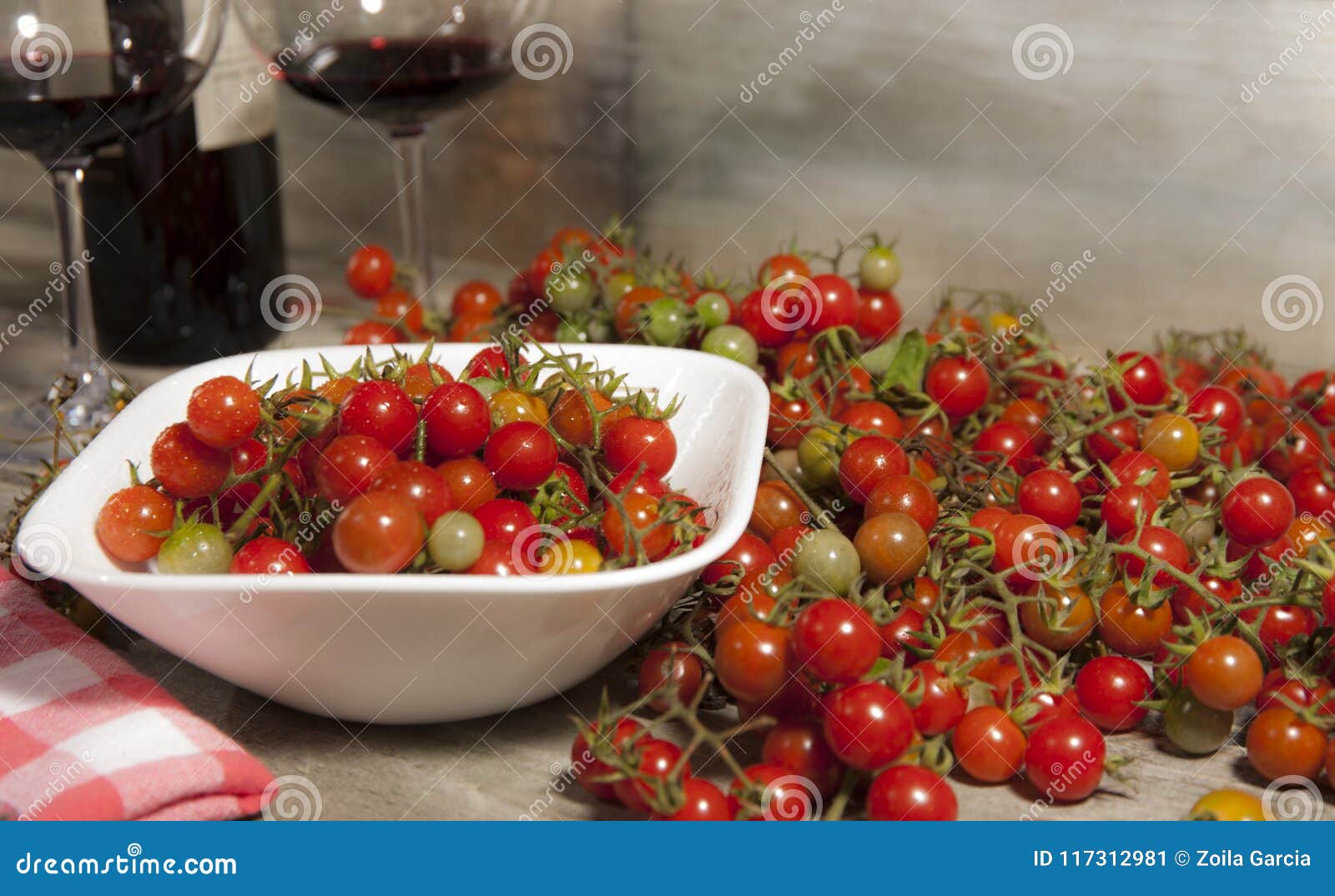 Close up of Mini tomatoes stock image. Image of fresh - 117312981