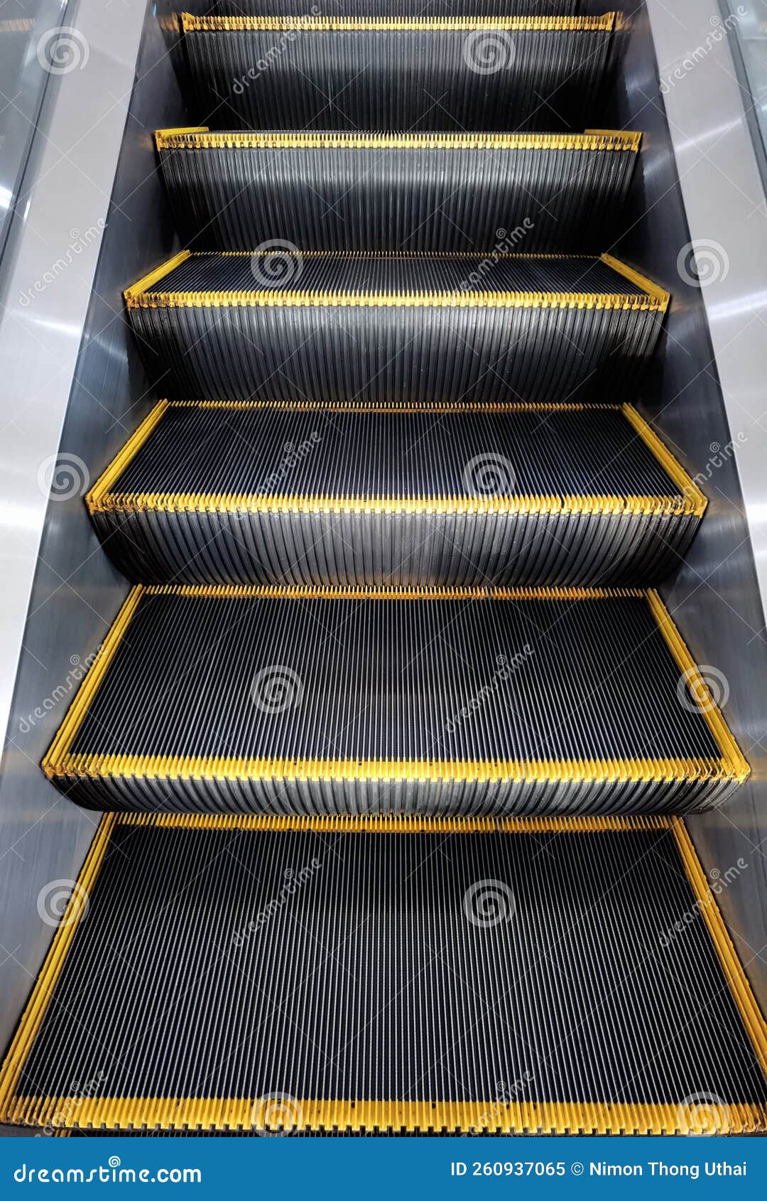 Close Up of Moving Staircase Stock Image - Image of interior, steel ...