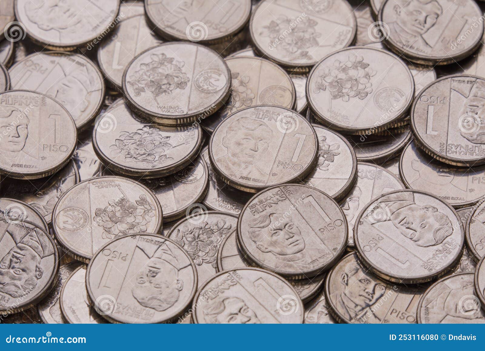Close Up of New One Piso Philippine Coins Stock Photo - Image of ...