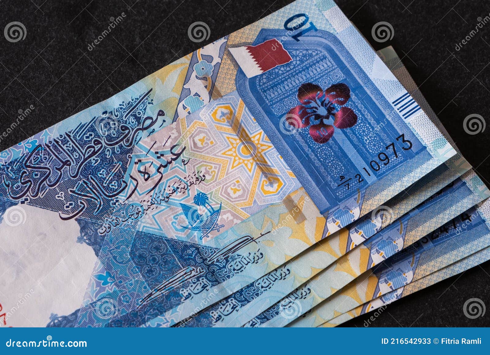 New 10 Qatari Riyal Banknote Stock Image - Image of middle, finance ...