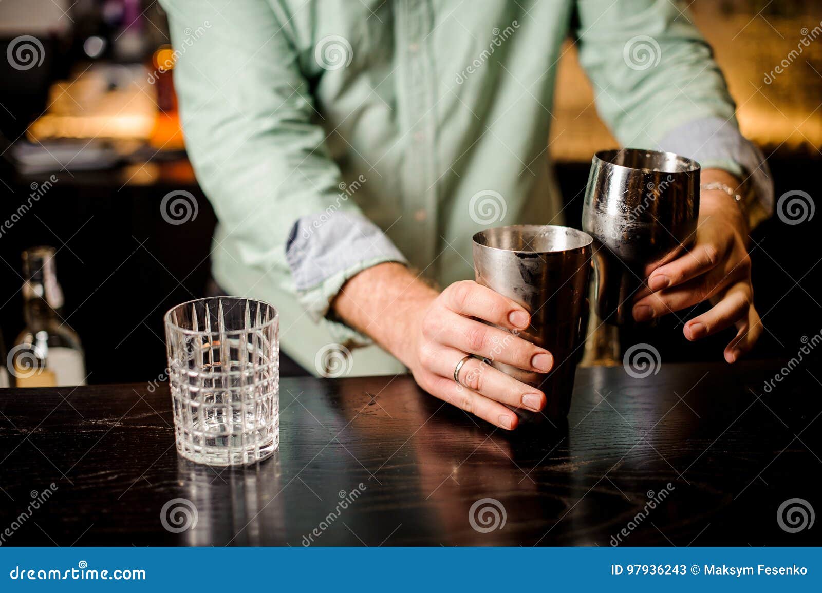 Close Up No Face Bartender Making Cocktail Stock Image - Image of ...