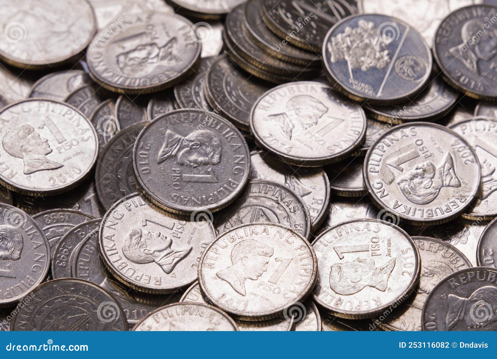 Close Up of Old One Piso Philippine Coins Stock Photo - Image of ...