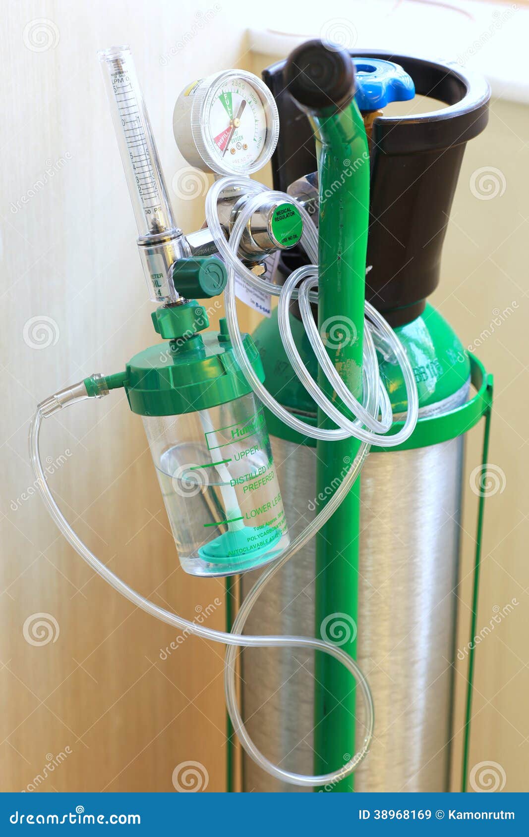 Close up oxygen cylinder stock image. Image of paramedic - 38968169