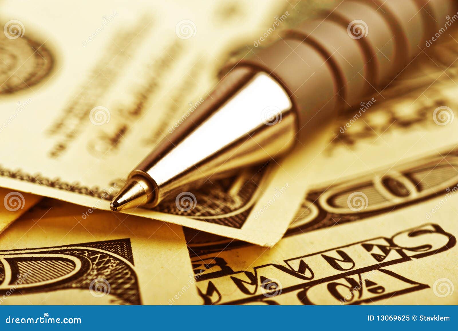 Close-up pen on the money stock image. Image of luxury - 13069625