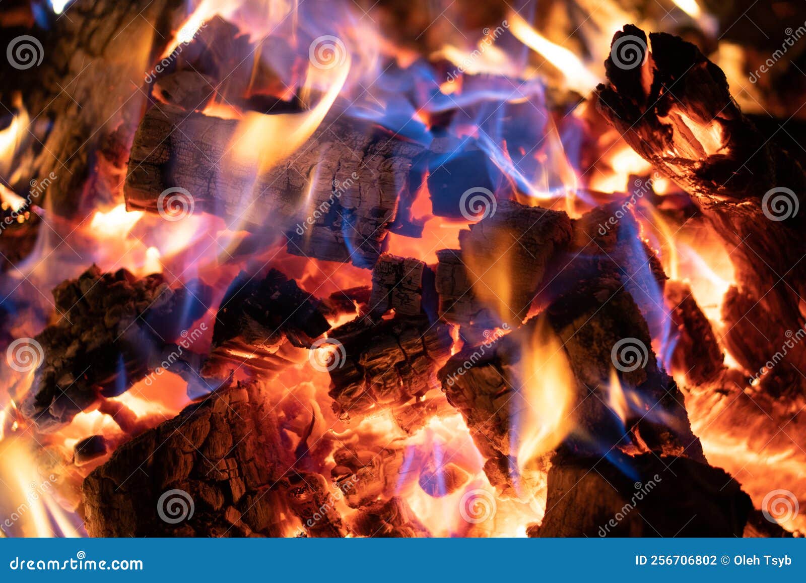 Close Up Photo of a Burning Fire. Stock Photo - Image of burning, glow ...