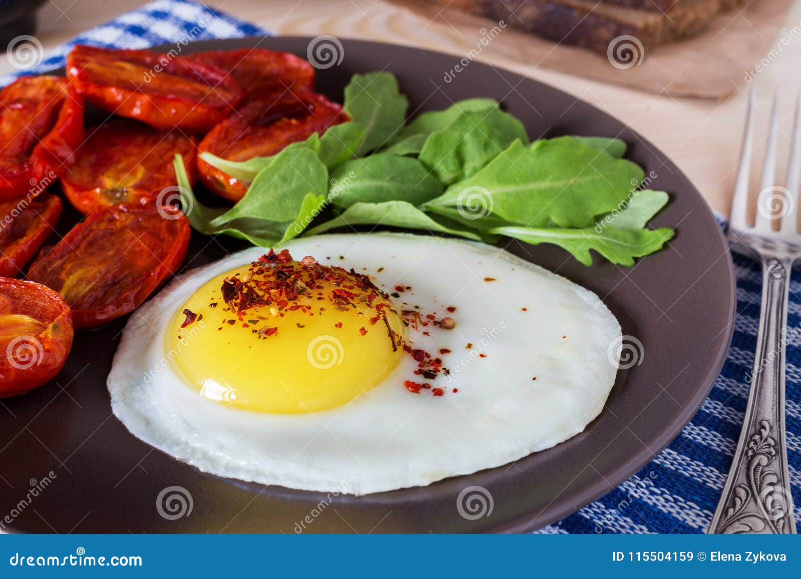Fried Egg with Rocket Salad and Tomatoes Stock Image - Image of healthy ...