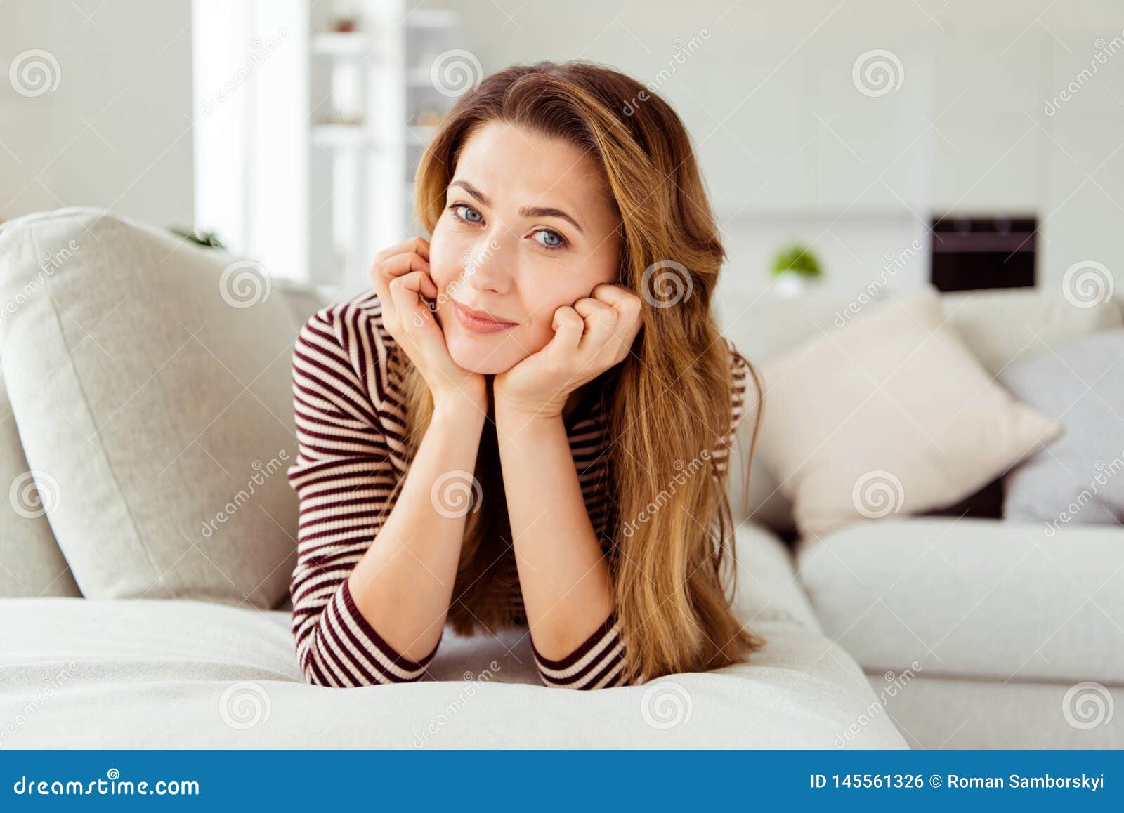 Close Up Photo Of Pretty Elegant Lady Lying On Divan Hands Palms Touch