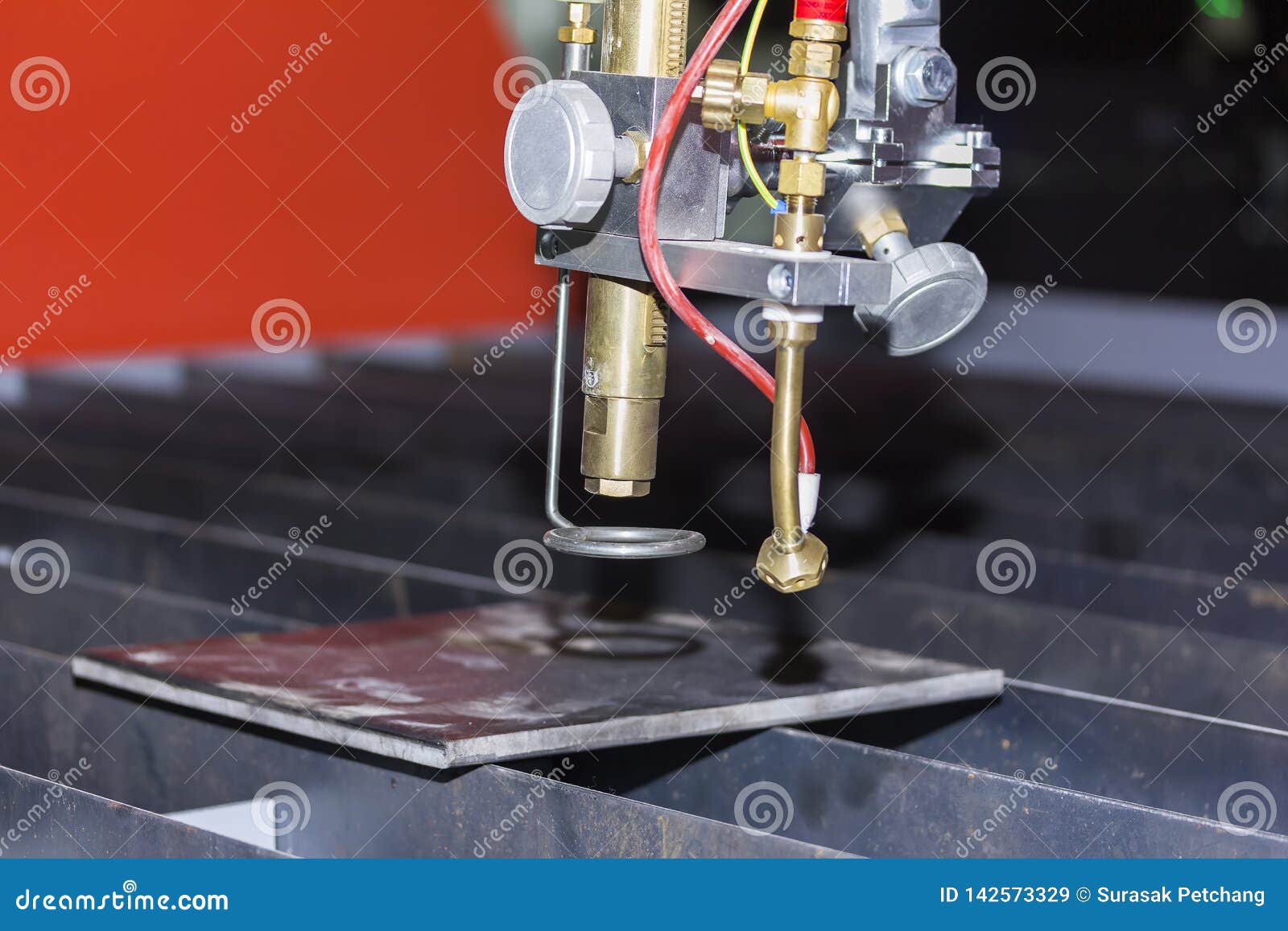 Close Up Plasma Head of High Precision Cnc Gas Plasma Cutting Machine ...