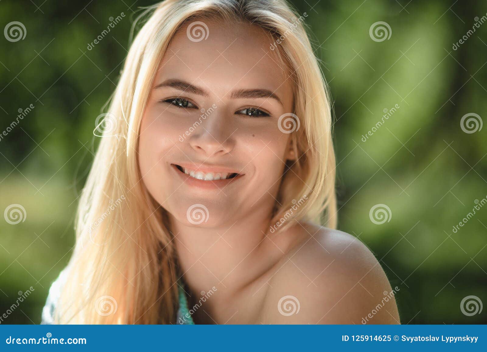 Close Up Portrait Of Blond Woman Stock Image Image Of Natural