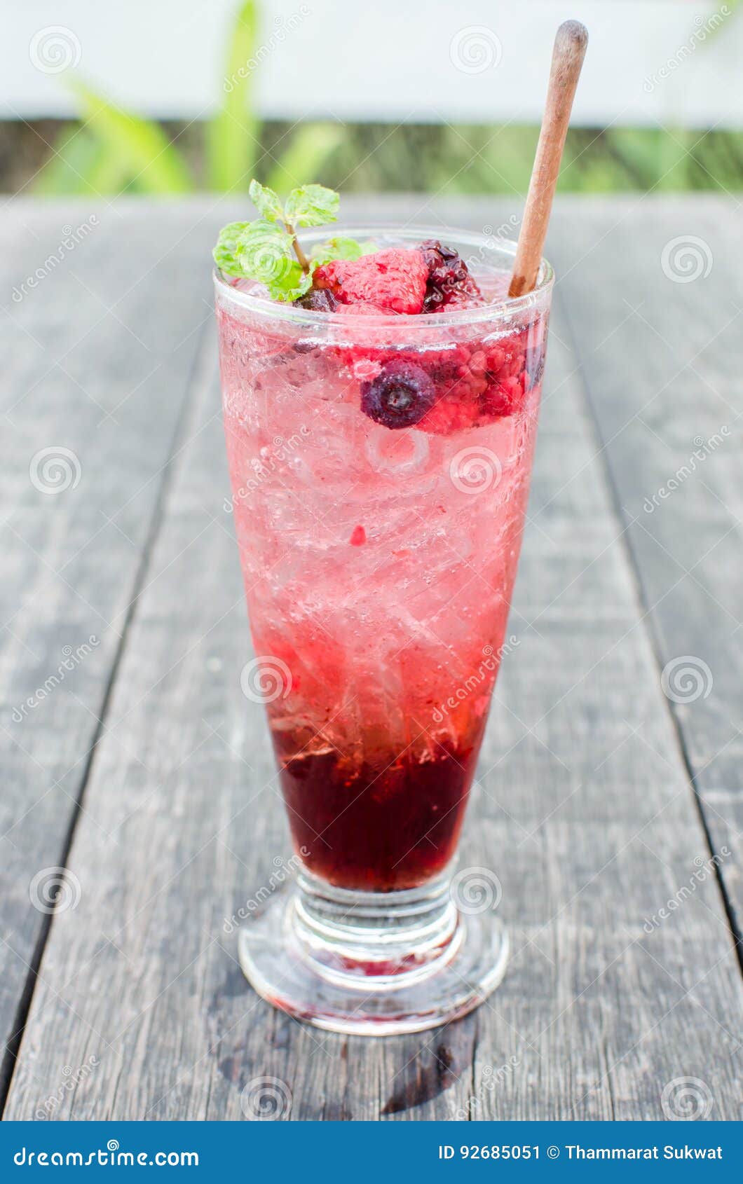 Close up of raspberry soda stock image. Image of berry - 92685051