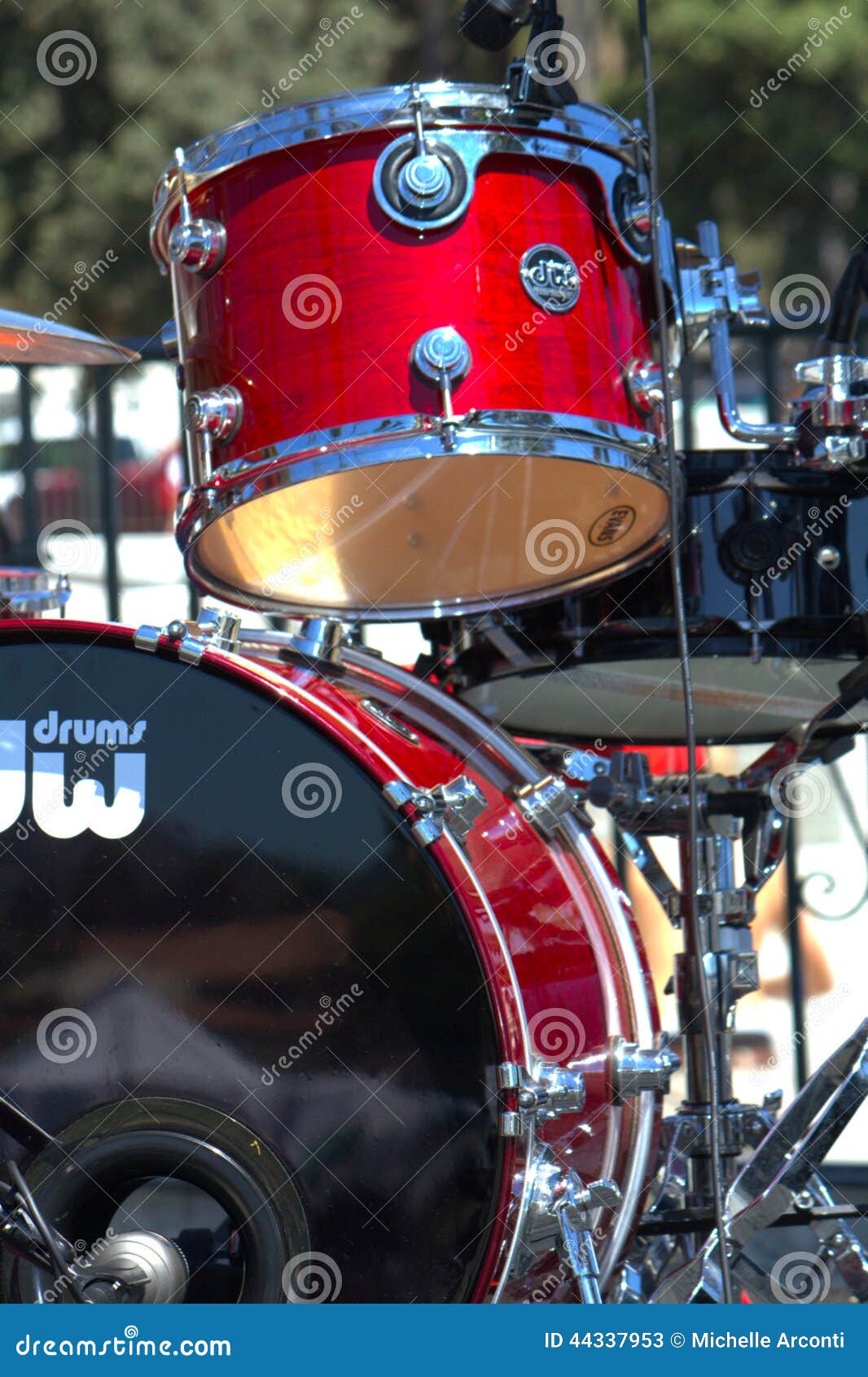 Close up of red drum set editorial stock photo. Image of beach - 44337953