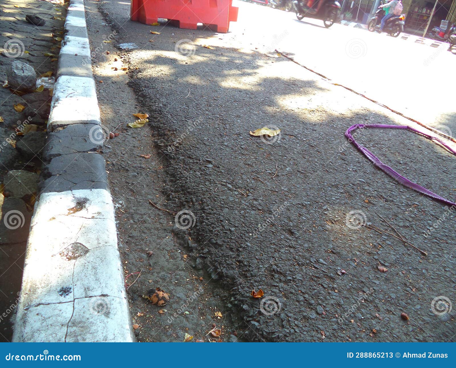 Close Up Road Side Sidewalk Stock Image - Image of side, view: 288865213