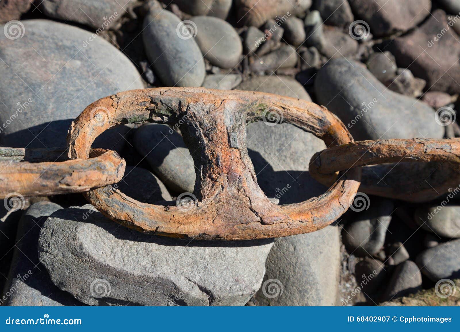Close Up of a Rusty Chain Link Stock Image - Image of hardened, dark ...