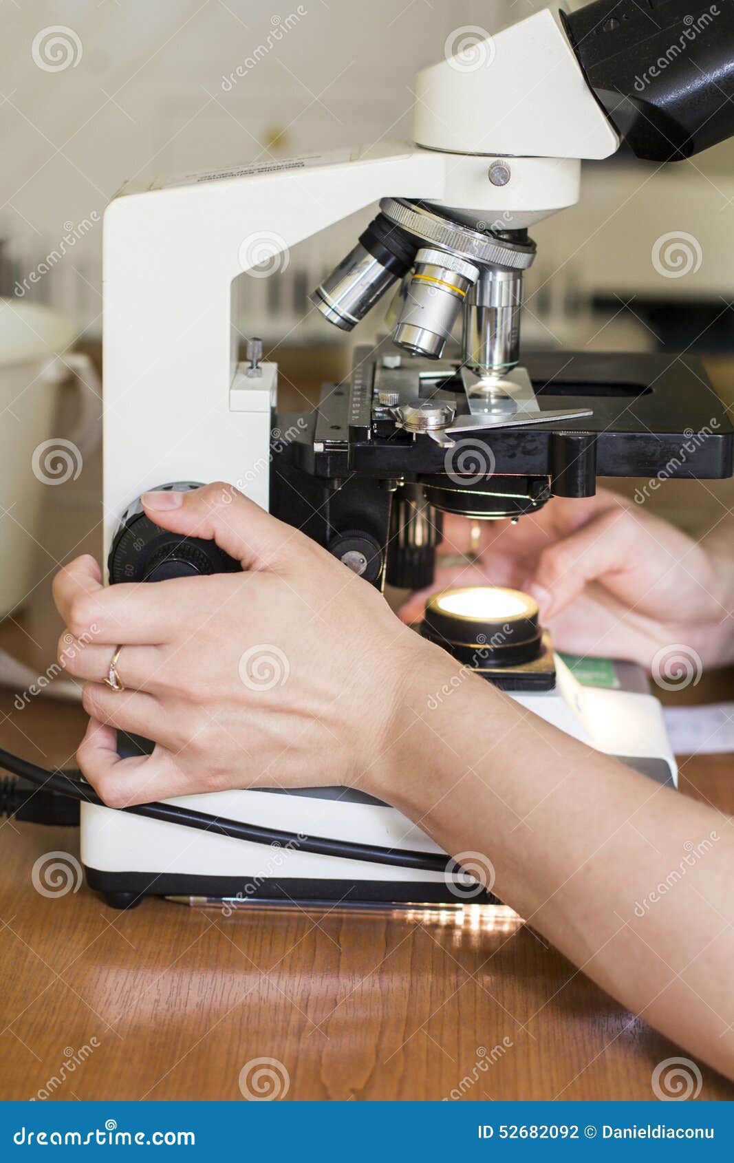 Close-up of Scientist Hands with Microscope Stock Photo - Image of ...